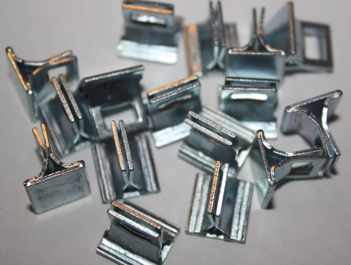 Brake Shoe Spring Retainer Clip, 9" Drums (RV1-Early CL) – Southern ...